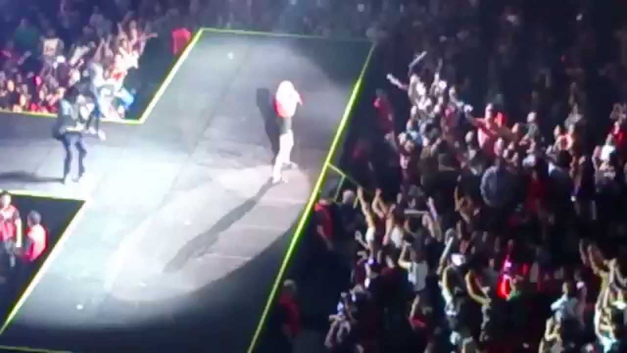Taylor Swift - 22 (The Red Tour Live in Manila) - YouTube