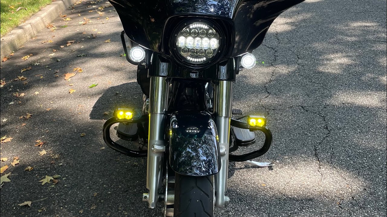 Baja designs S2 fog lights on a 2019 Harley Davidson Street Glide - YouTube