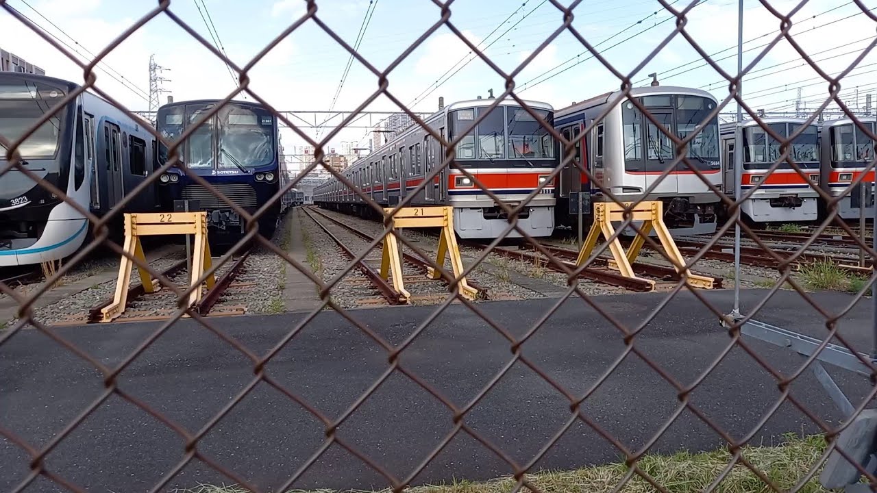 東急3000系3111F 回送 元住吉検車区入庫 - YouTube