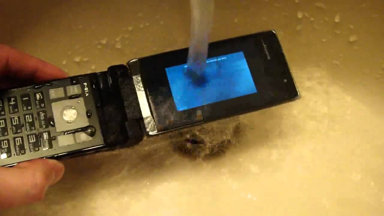 NTT Docomo F-01A PRIME water test - YouTube