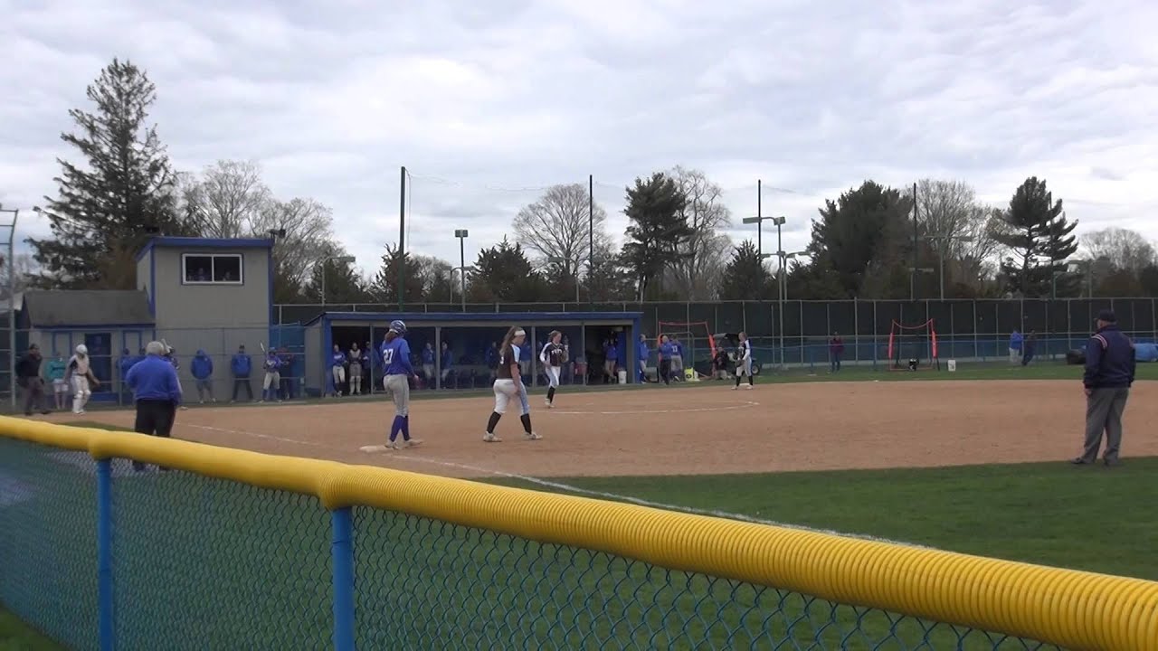 Wheaton Lyons vs Tufts Jumbos softball game played on Sun Apr 26, ‘15 ...