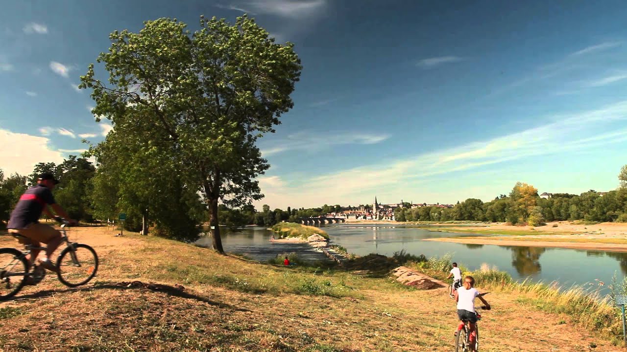Balade sur la Loire à Vélo en Sancerrois, dans le Berry - YouTube