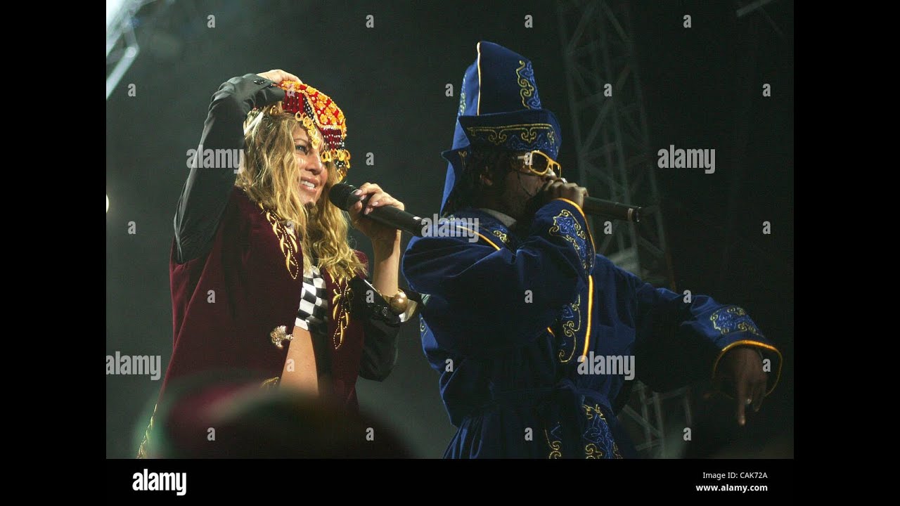 Black Eyed Peas Live - Medley (Almaty, Kazakhstan) [2007] - YouTube