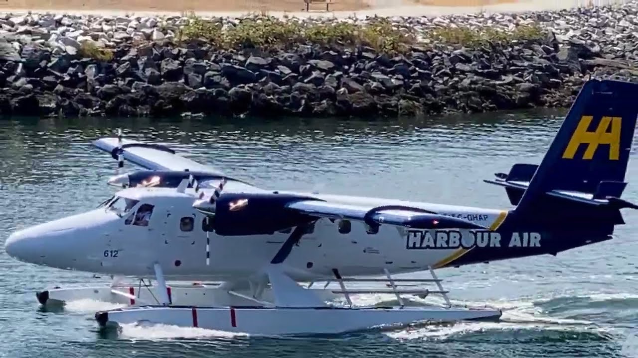 Stunning De Havilland DHC-6-300 Twin Otter Landing at CYWH, Victoria ...