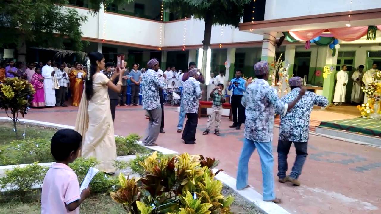 African Dance for Bible Procession - YouTube