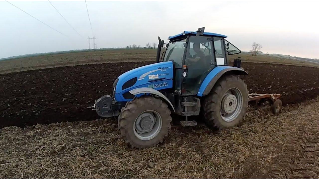 Áporka madártávlatból - Landini Vision 95 - YouTube