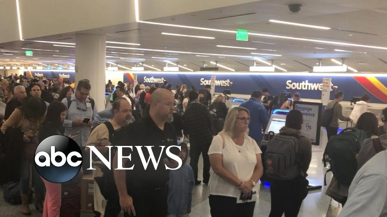 LAX power outages cause major delays - YouTube