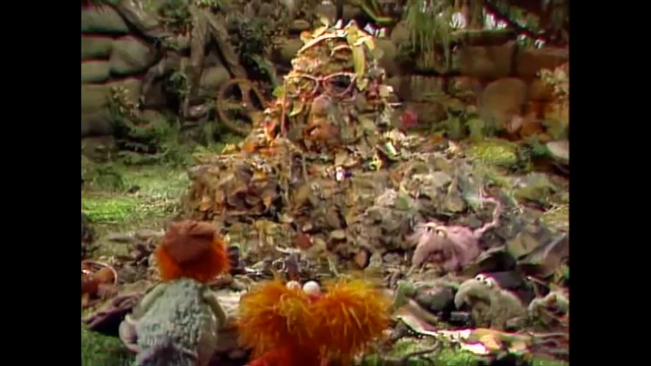 Fraggle Rock: Red Drags Boober to the Trash Heap - YouTube