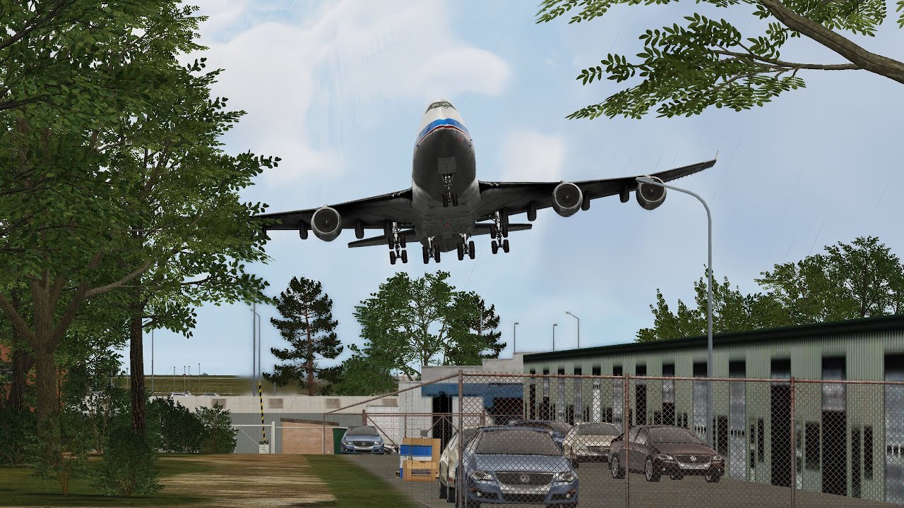 Boeing 747 Flies Very LOW Over House | XP11 - YouTube