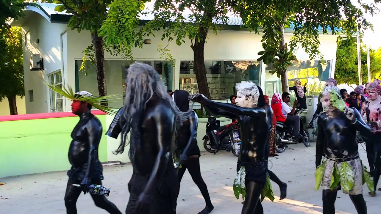 Mashi Maali Parade - YouTube