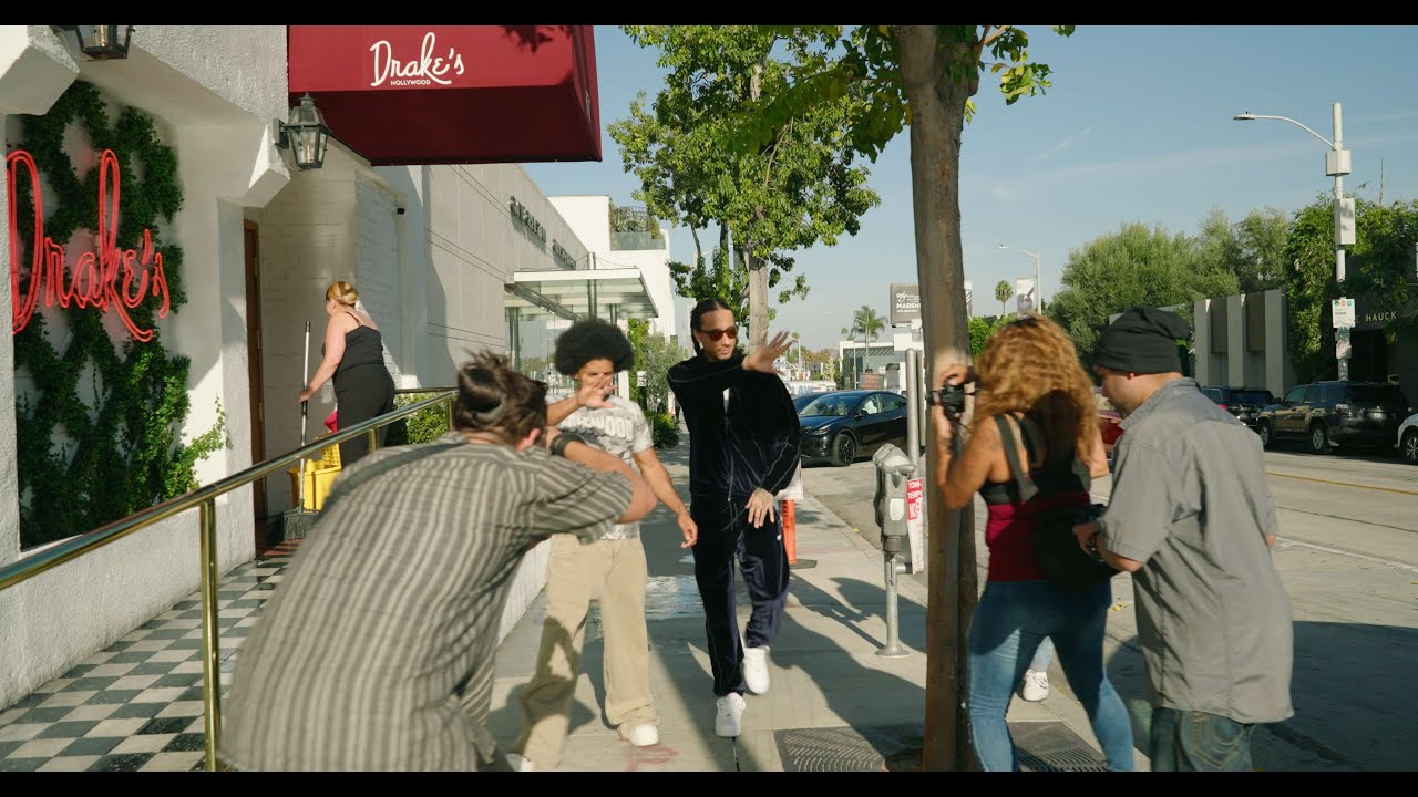 YeloHill & Hit-Town - Cameras Flashin' (Official Music Video) - YouTube