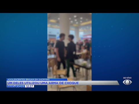 Briga entre adolescentes em shopping de Curitiba assusta clientes