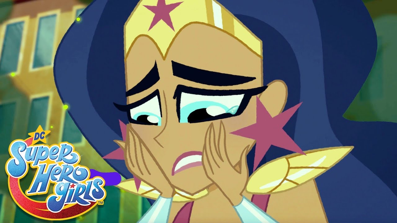 ¡Hermanas, Ayuda! 😱| DC Super Hero Girls Latino America - YouTube