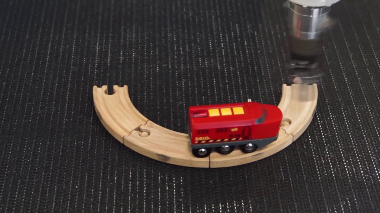 Robot Impressively Controls Makeshift Toy Train Track - YouTube