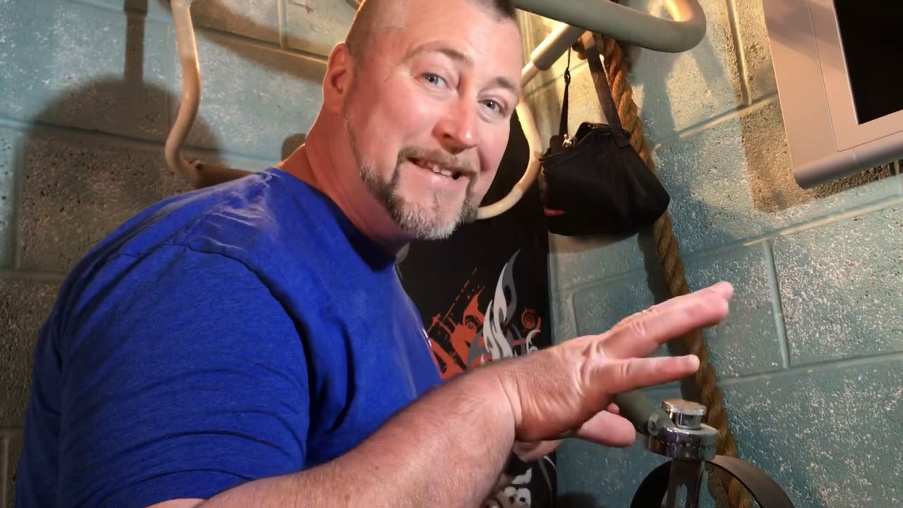 SUPERNATURAL ARMWRESTLING TIPS - WARMING UP THE ELBOW BEFORE TRAINING ...