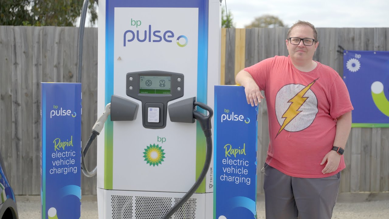 Quick look at first BP Pulse electric car fast charger in Australia ...