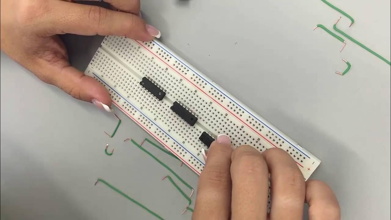 Implementación en Protoboard - YouTube