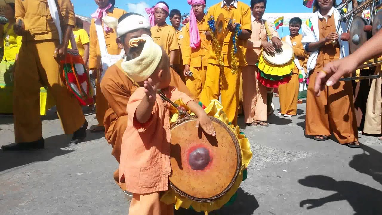 Shan baby with shan long drum - YouTube