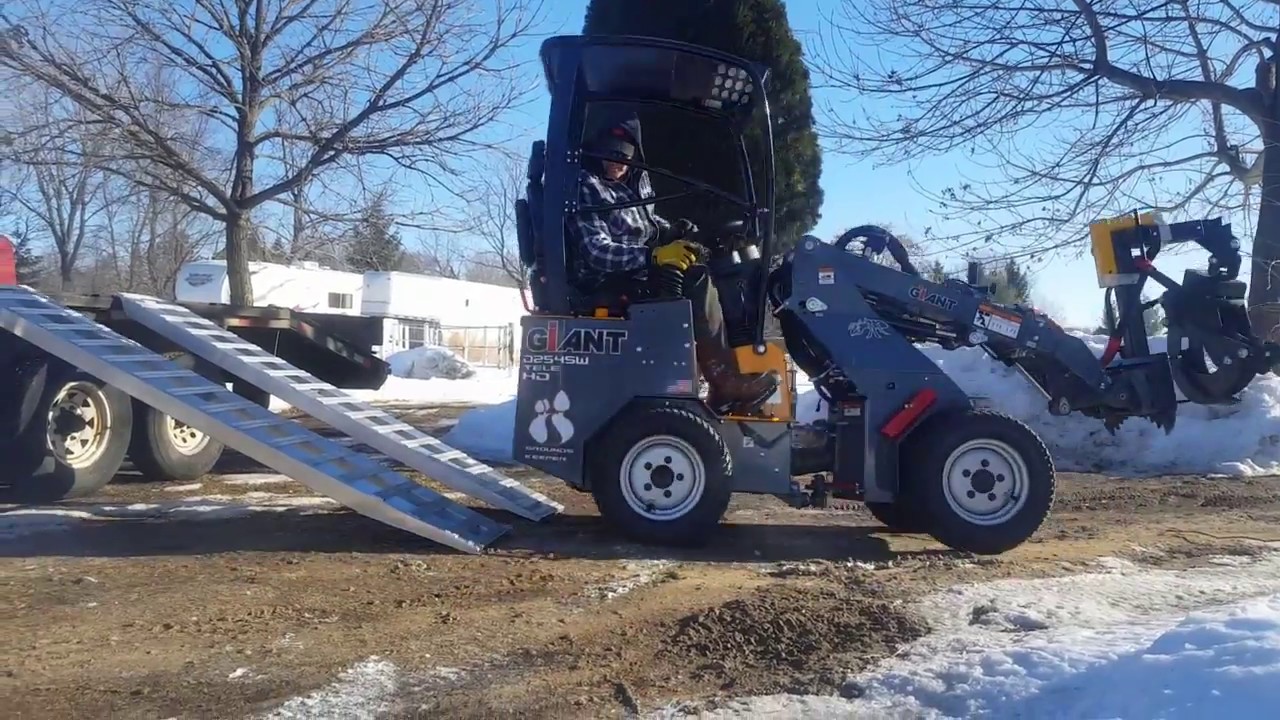 Giant 254 HD & Ramps - YouTube