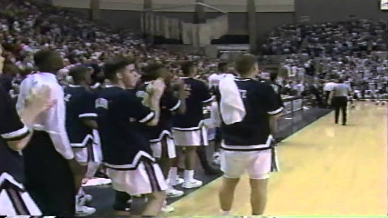 1992 Chris Smith Becomes All Time Leading Scorer in UConn History - YouTube
