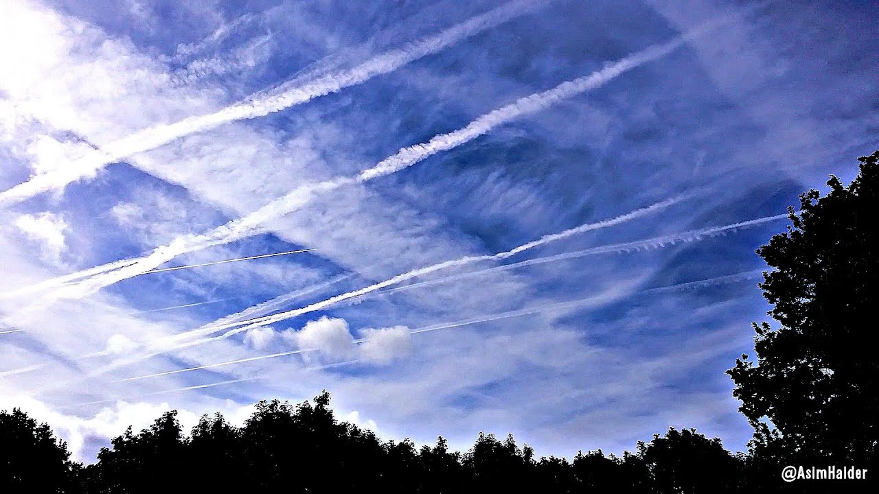 Contrails & Clouds Timelapse HD - YouTube