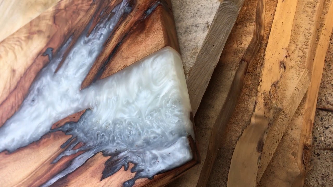 Epoxy resin chopping board - YouTube