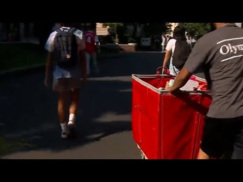 Thousands of college students return to Boston-area - YouTube