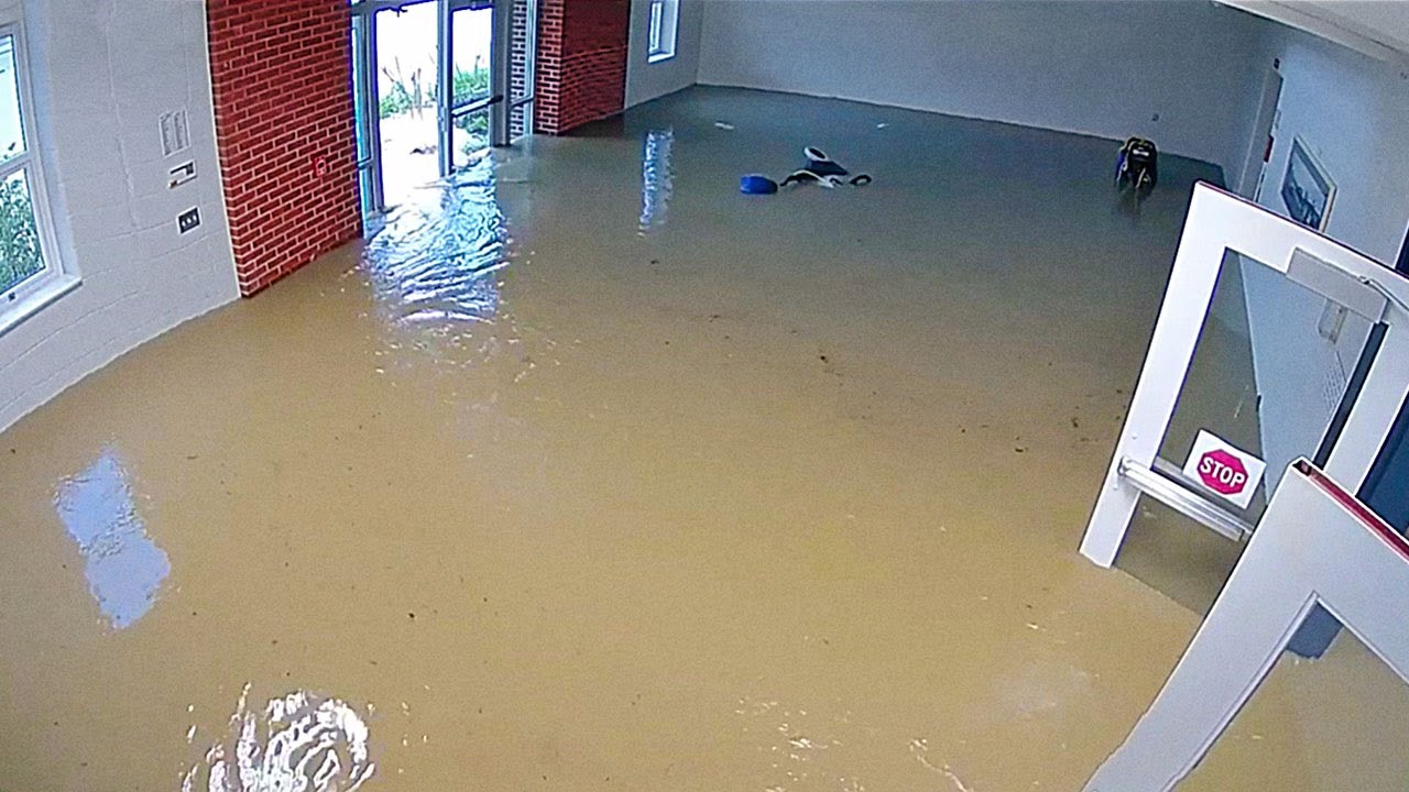 5 Incredible Moments Caught On CCTV Camera - YouTube