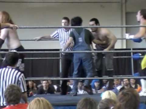 Best of AN 2010 : Anime Wrestling Luigi Shows His Muscle - YouTube