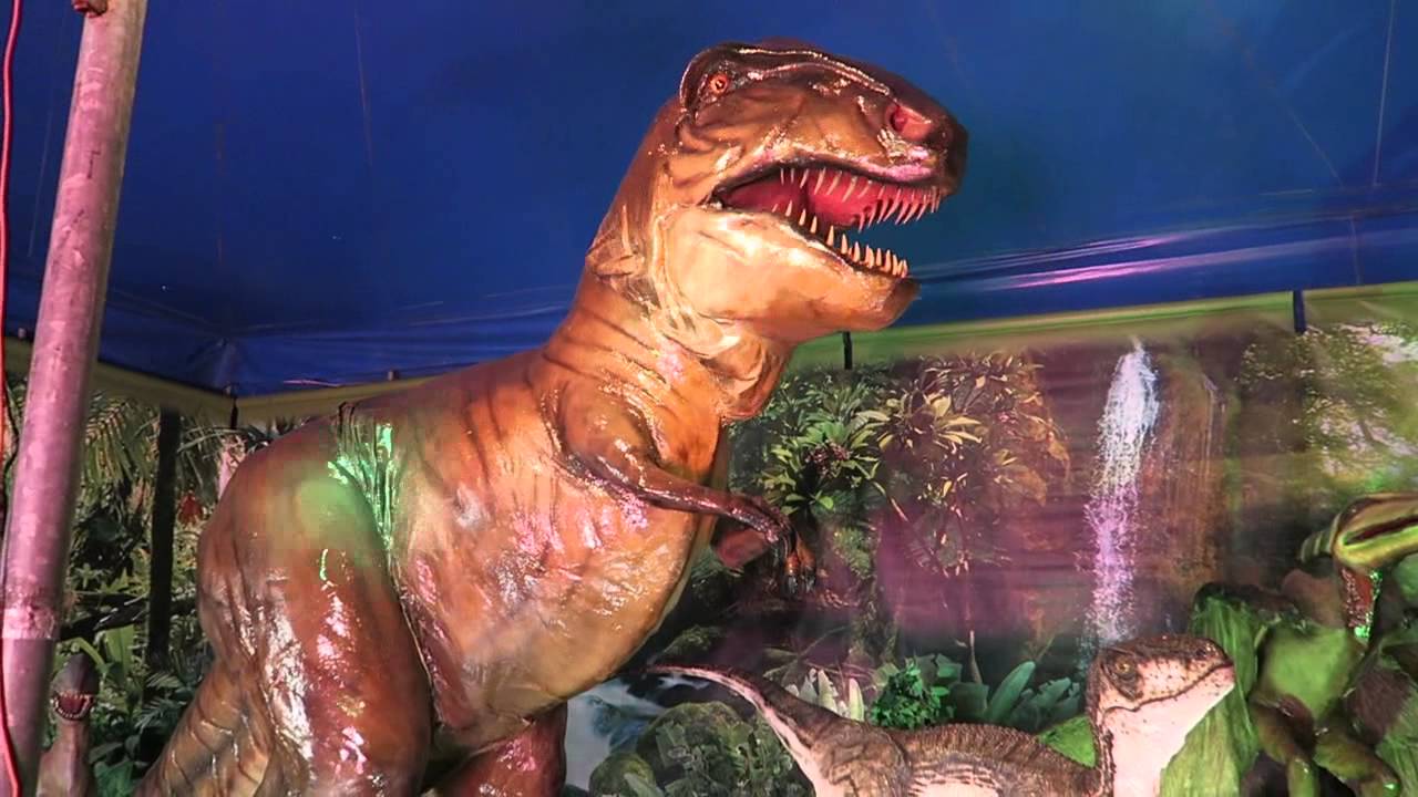 Worst Dinosaur Animatronic Ever - YouTube