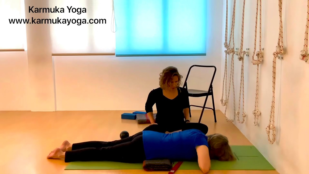 360º de Respiración: Savasana boca abajo - Karmuka Yoga - YouTube