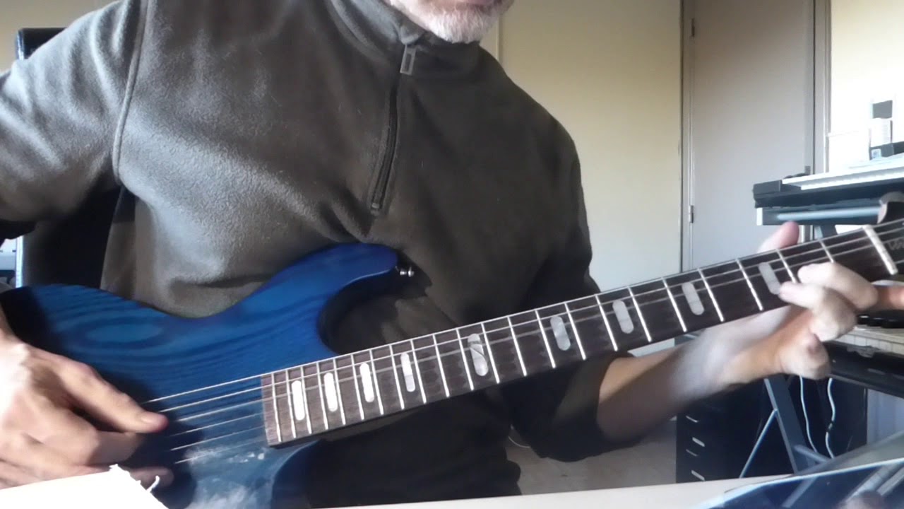 Line 6 Variax 700 (acoustic 4) - Line 6 Pod X3 (Piezo) - direct to DAW ...