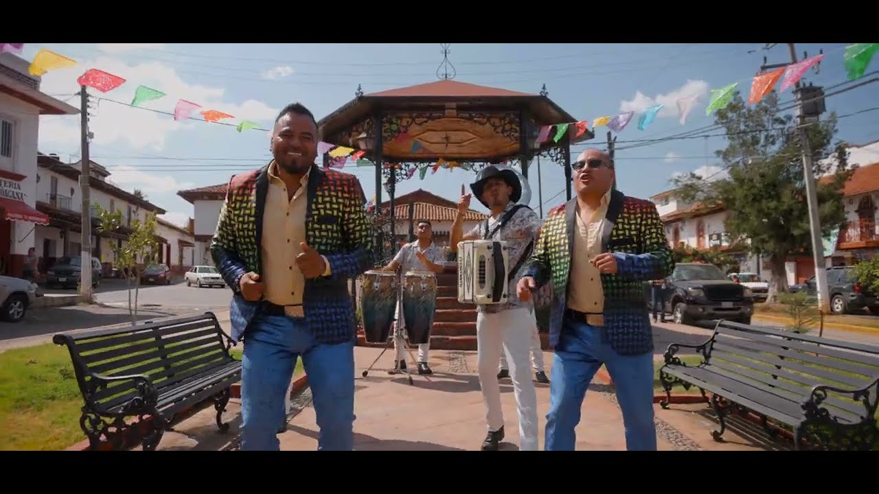 CHEQUES AMERICANOS (Video Oficial) - LOS INFINITOS Ft Banda Zirahuén ...