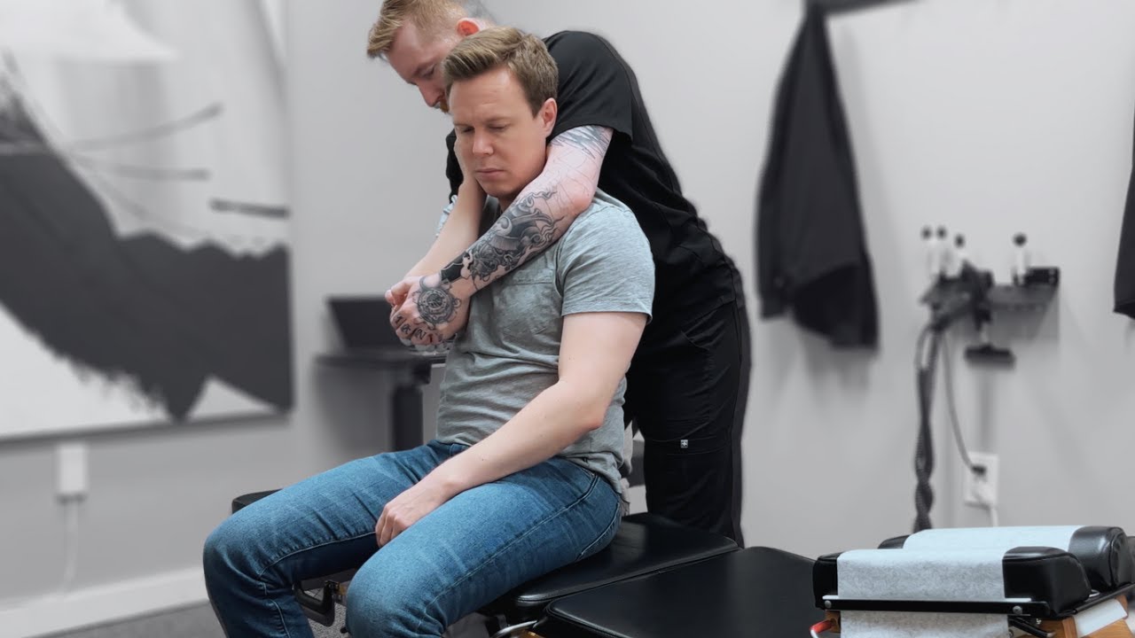 Satisfying Shoulder & Back Cracking // Dallas Chiropractor - YouTube