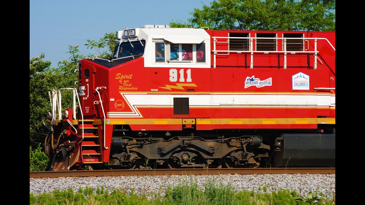 HD: CSXT 1776 & CSXT 911 Visit Southern Indiana On The CE&D Sub - YouTube