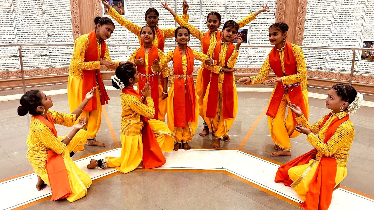 Shree Ram Chandra Kripalu bhaju Mann.... - YouTube