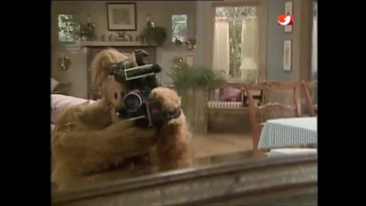 ALF Season 1-2 Intro HD - YouTube