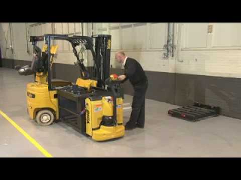 Yale Counterbalanced Electric Forklifts Battery Removal Electric ...