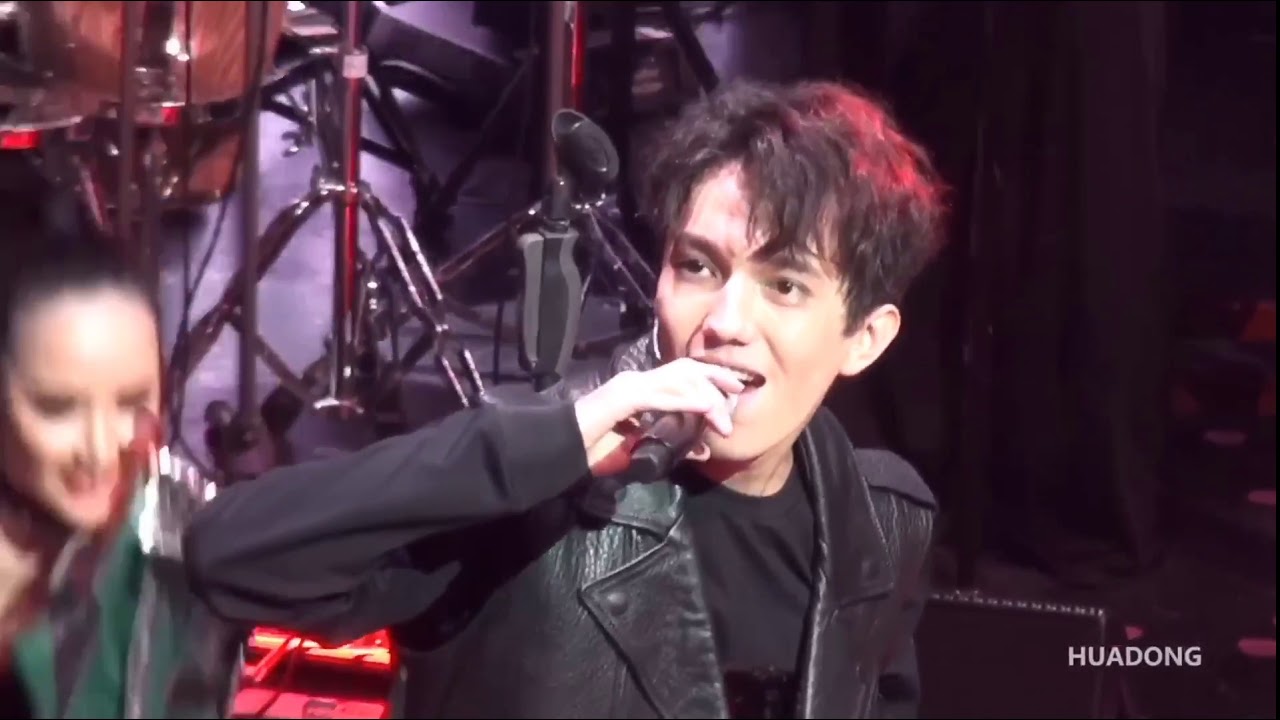 Dimash London concert《Screaming》+《Lively Planet 》HD fancam - YouTube
