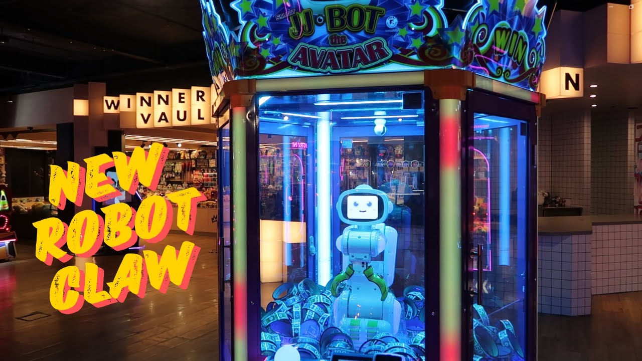 Playing a New ROBOT CLAW MACHINE + New COIN PUSHERS at Kingpin Arcade in Melbourne, Australia ...