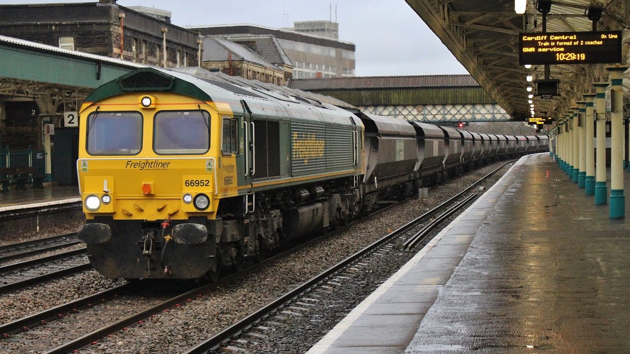 Freight and loco moves at Newport on 8th December 2016, featuring 68016 ...
