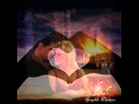 Beni sevdiğini söyle bana