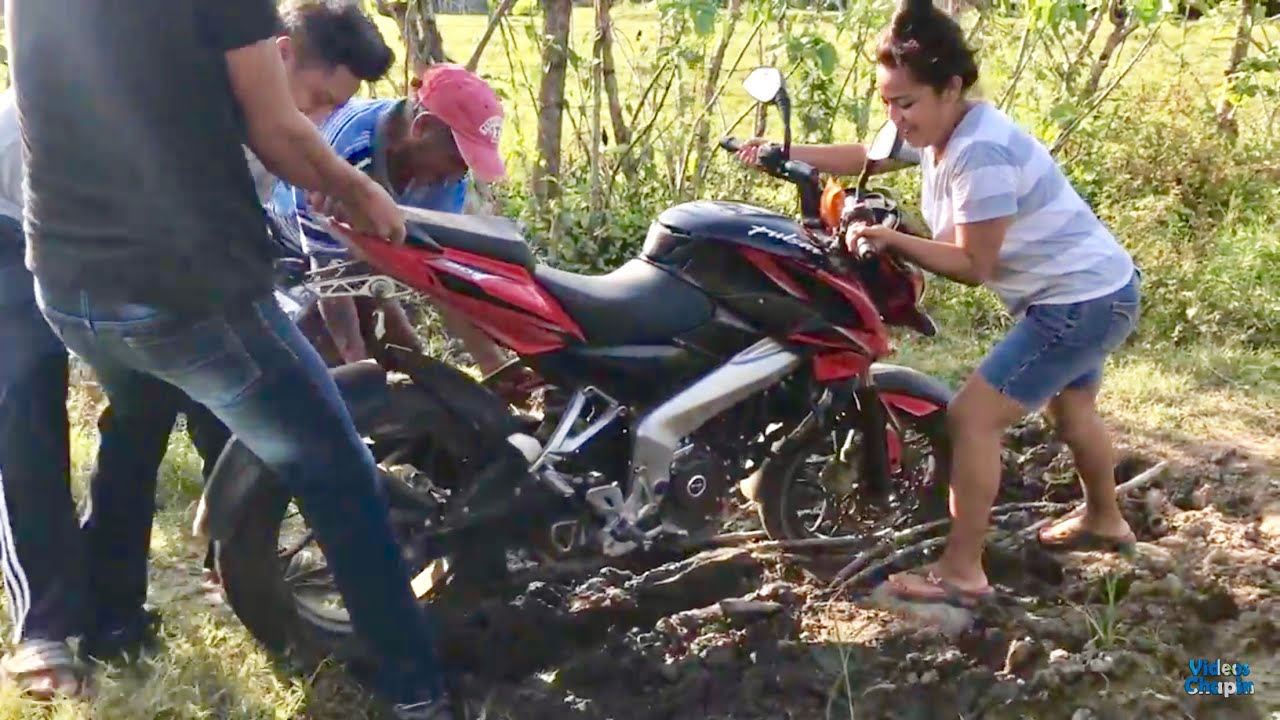 NOS QUEDAMOS ATASCADOS EN EL LODO | Mira como está de mal este camino 1 ...