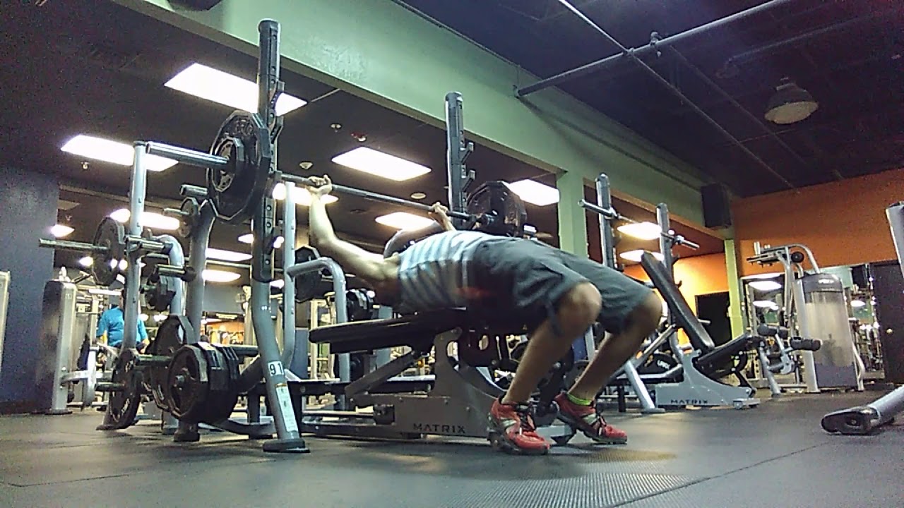 185 On Bench 6 Times Without Benching For A While - YouTube