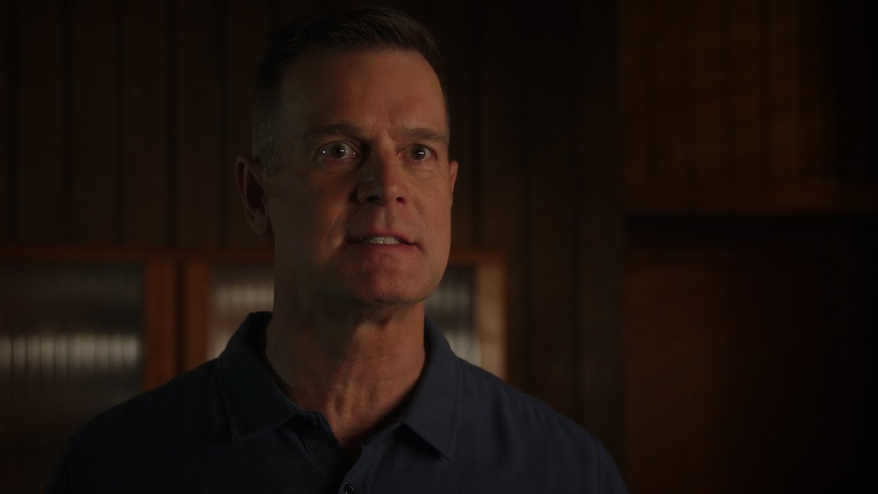 Bobby Comes Clean to Athena - 9-1-1 - YouTube