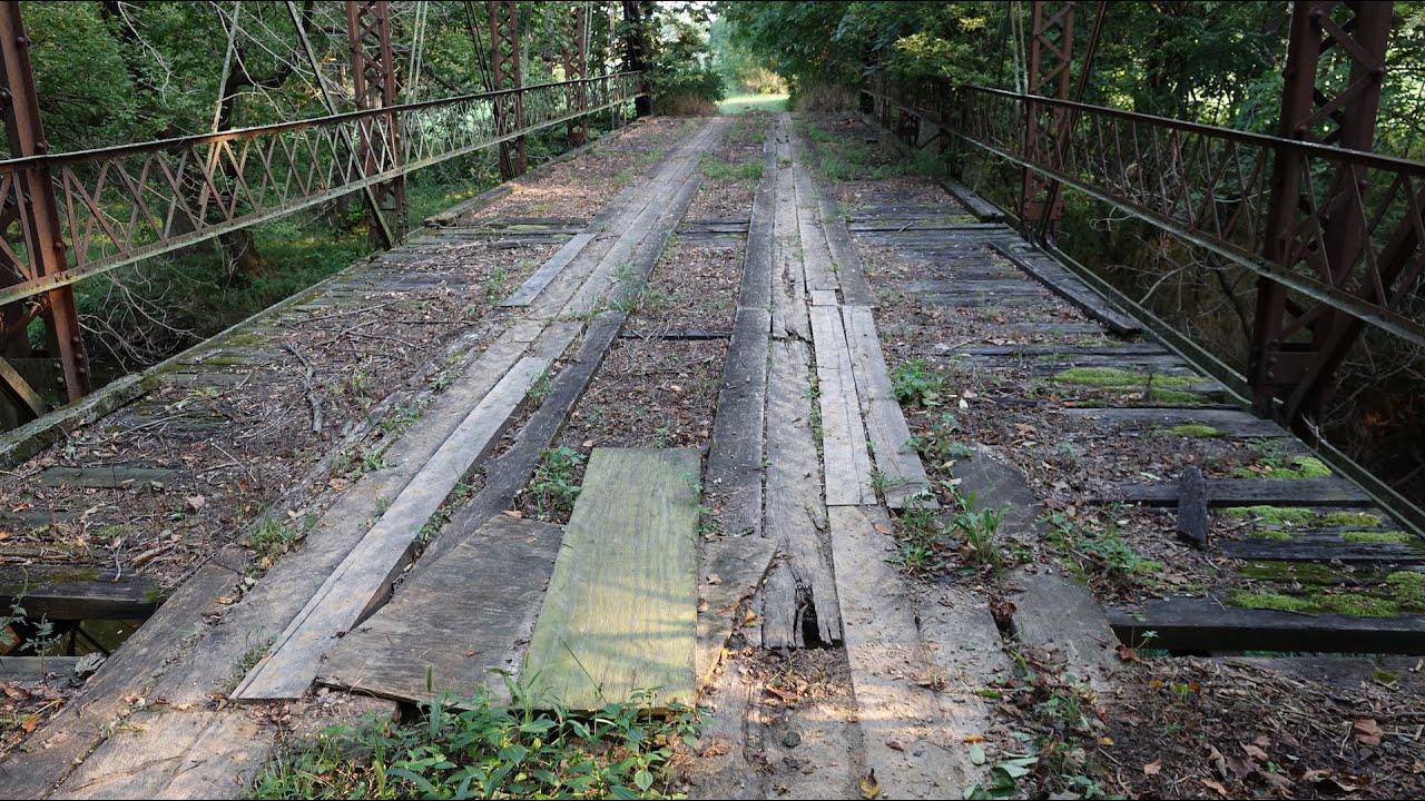 The Abandoned and Derelict Campbell Phantom Bridge, New Ross, Indiana ...