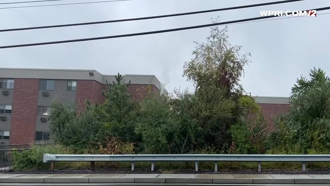 VIDEO NOW: Crews respond to fire at apartments in West Warwick - YouTube