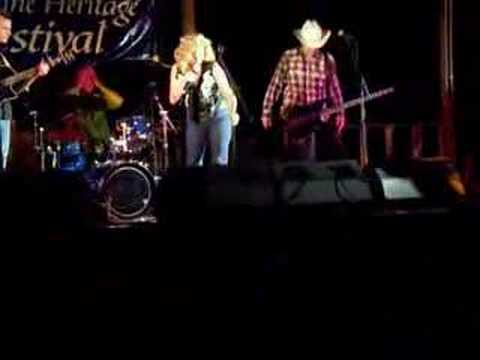 Highway 101 Nikki Nelson Concert 10/6/07 - YouTube