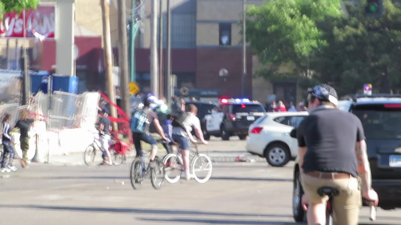 Thursday 5/28/2020 MPD cars by 3rd precinct on Lake st Minneapolis ...