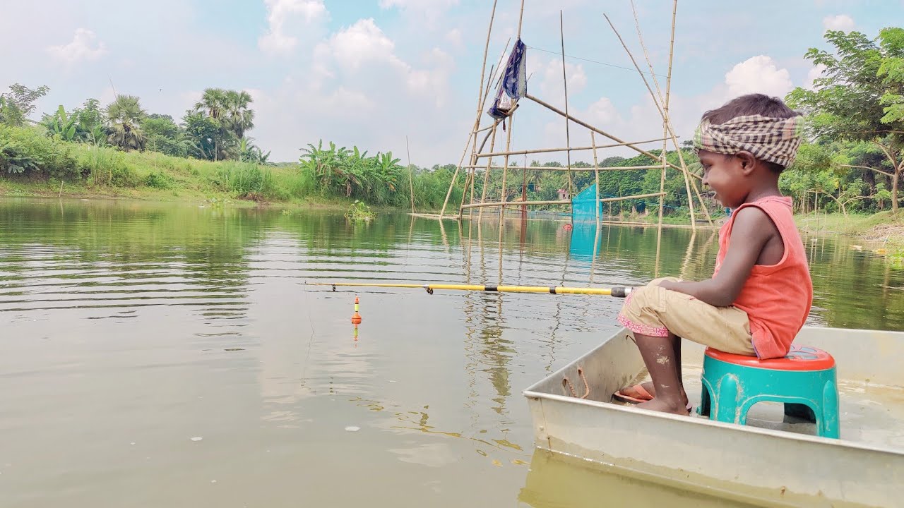 Hook Fishing video - Pofessional Little Boy Fish Hunter Hunting Fish By ...